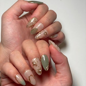 MIDORI | Gold Floral Nail Art Press on Nails | Jade Magnetic Nails | 3D ...