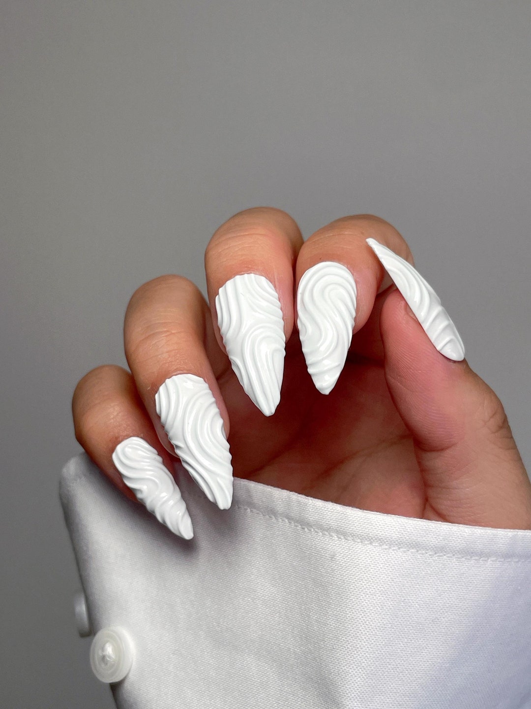 THEA | White 3D Plaster Textured Press on Nails | 3D Arches Nail Art ...