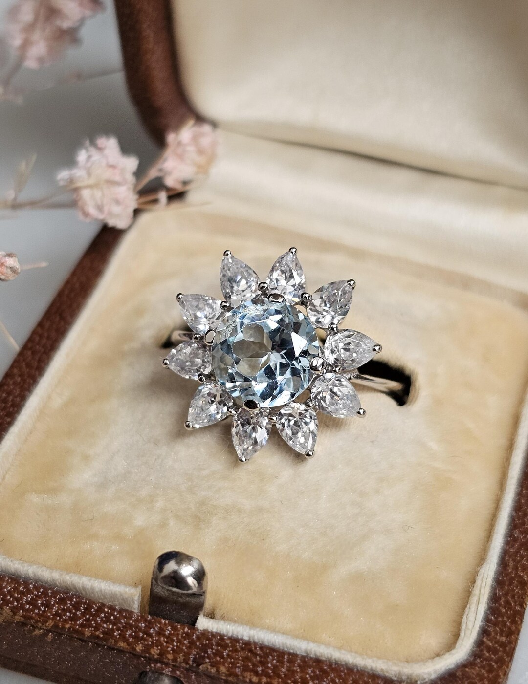 18k Gold Topaz Flower Ring - Etsy UK