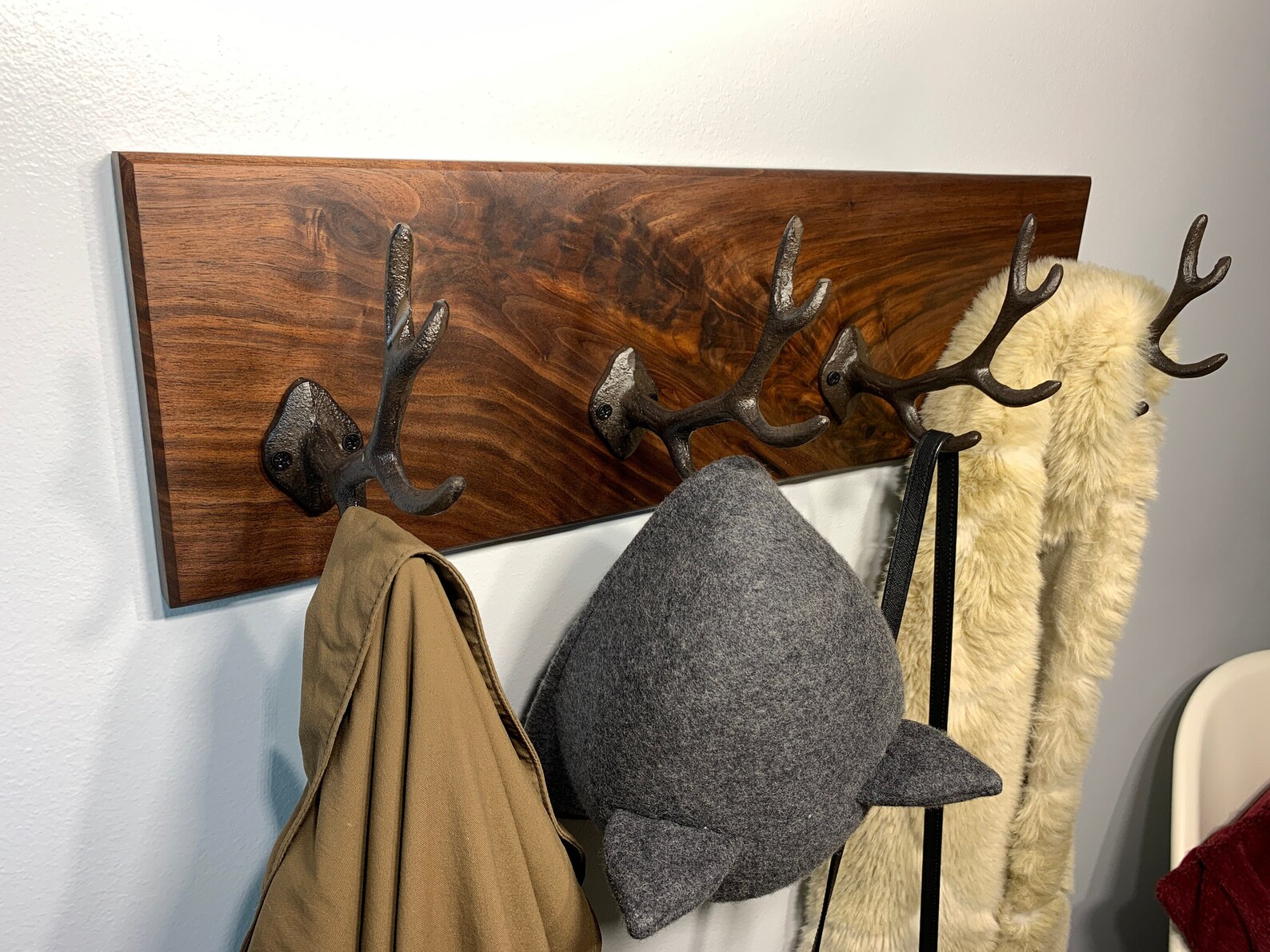 Antler Wall Rack 4 or 6 Rustic Cast Iron Deer Antler Hooks - Etsy
