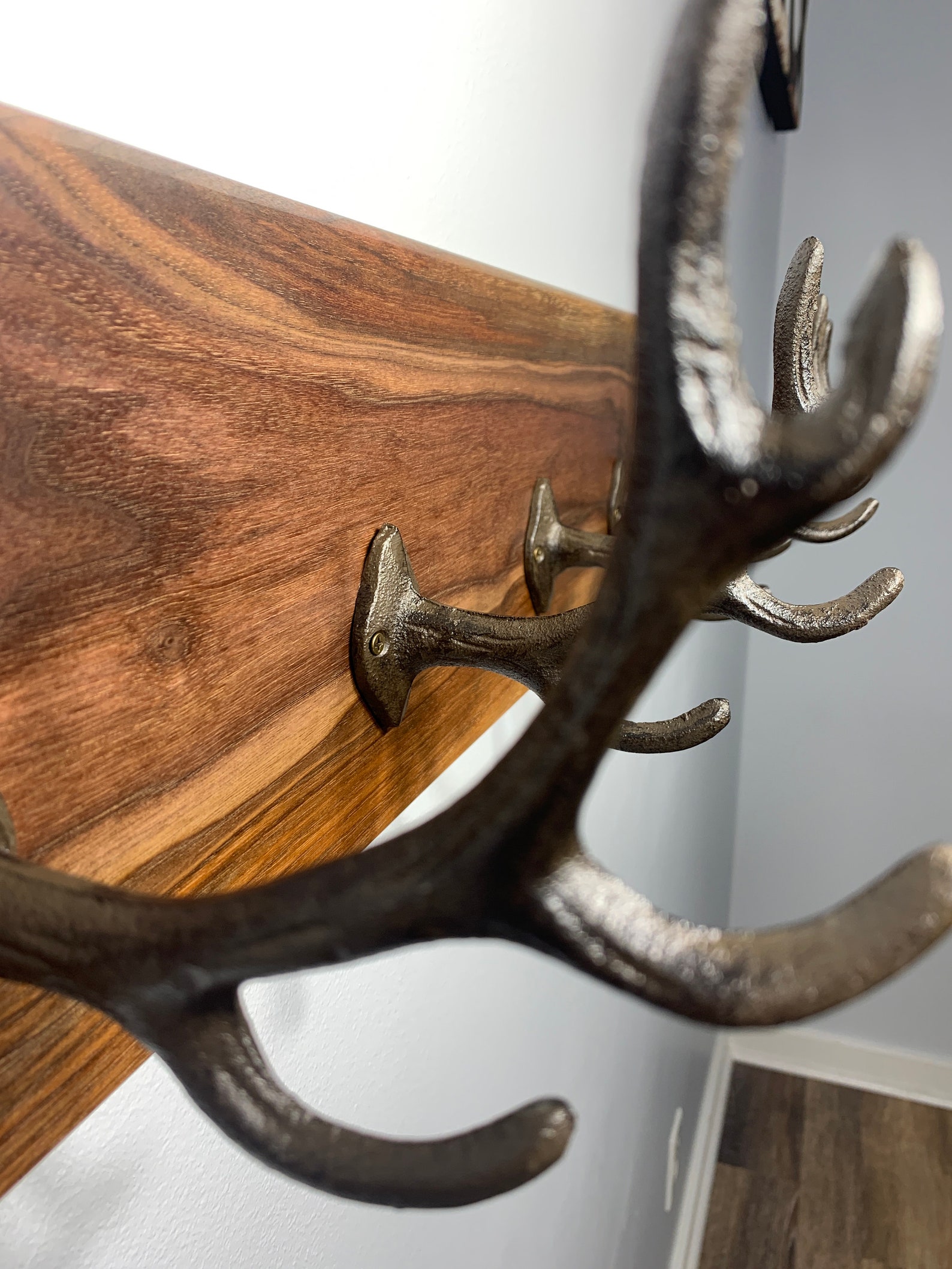 Antler Wall Rack 4 or 6 Rustic Cast Iron Deer Antler Hooks - Etsy