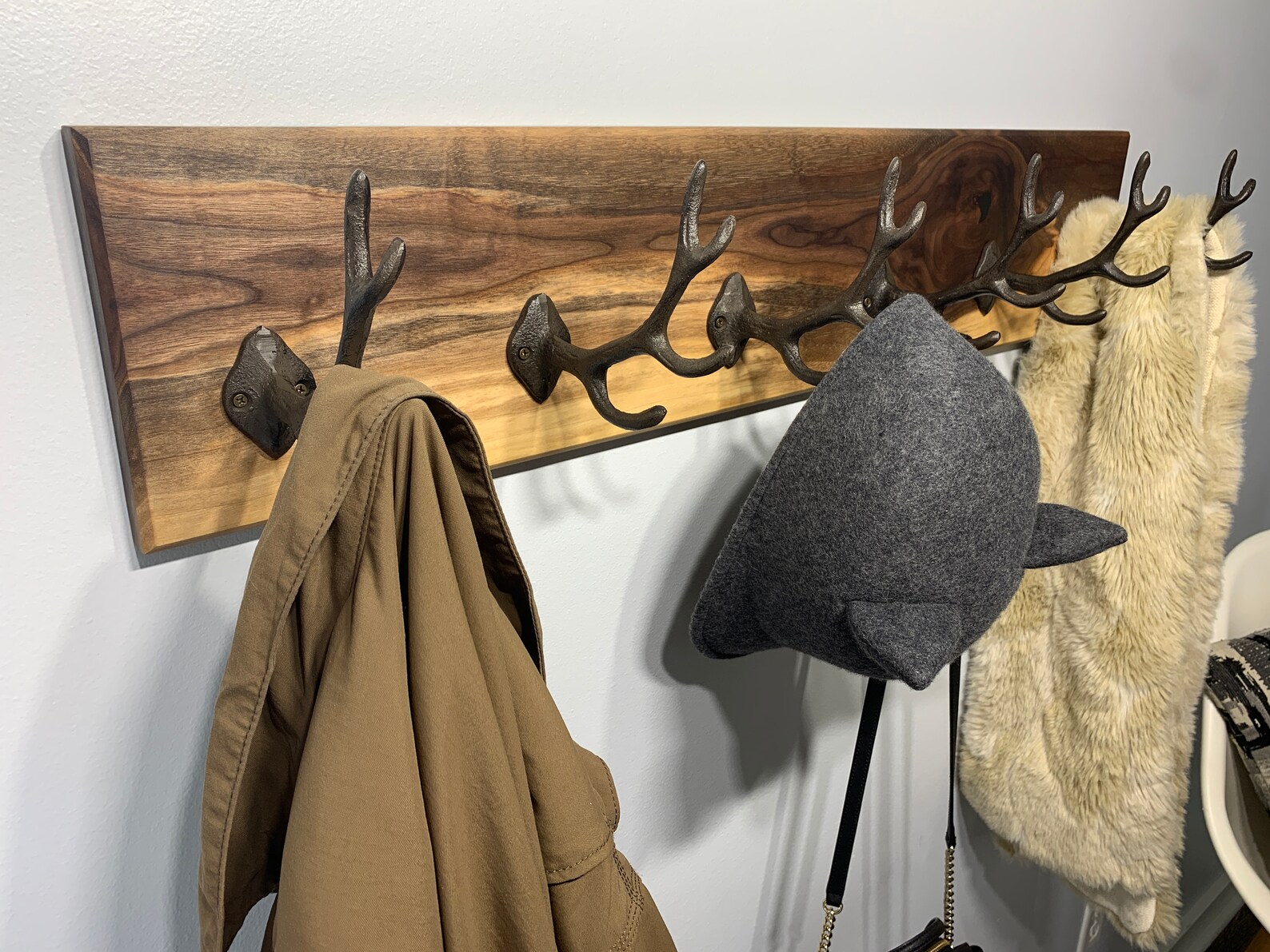 Antler Wall Rack 4 or 6 Rustic Cast Iron Deer Antler Hooks - Etsy