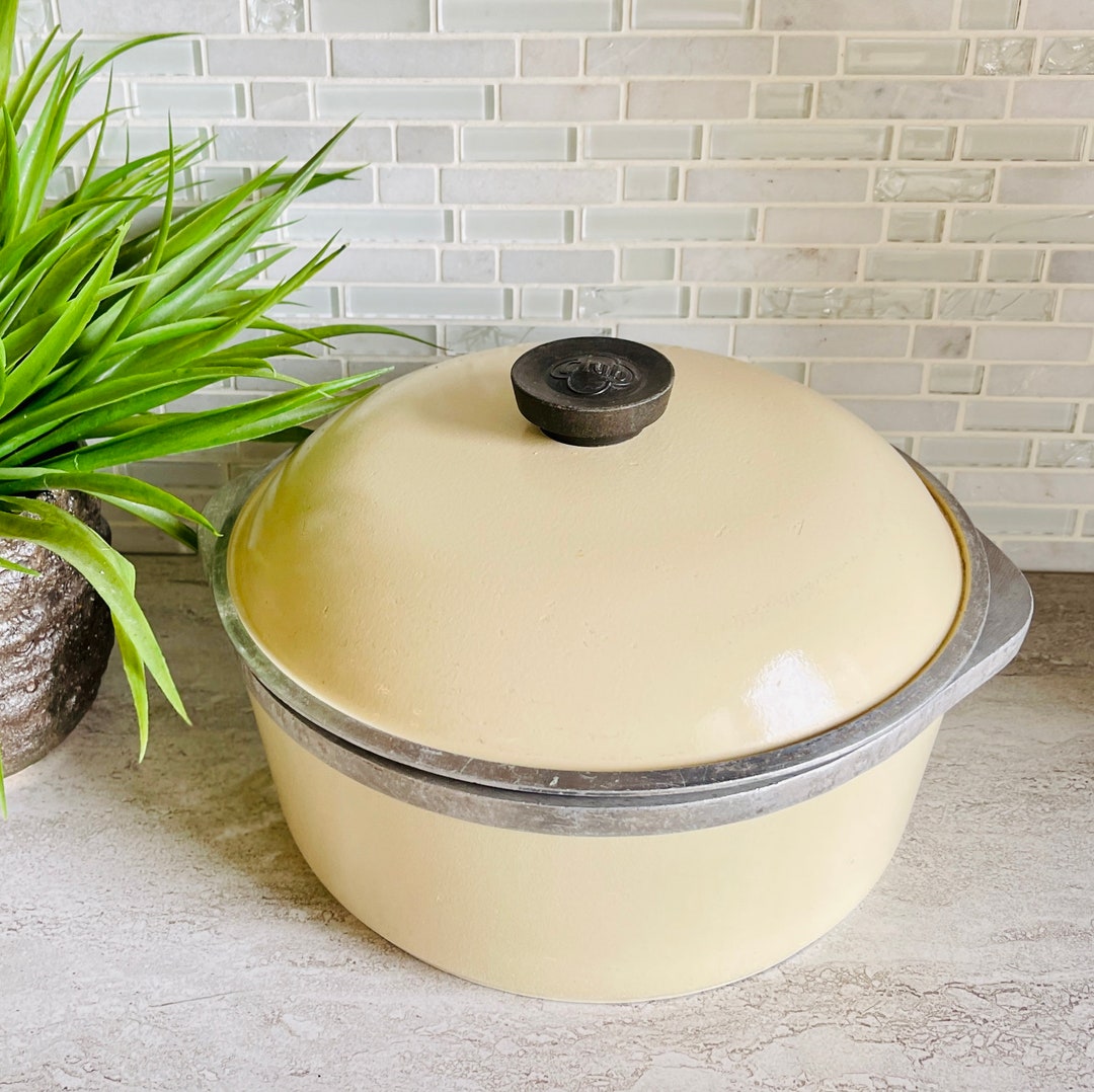 Club Aluminum Light Yellow Dutch Oven With Lid Heavy 4.5 Quart Set ...
