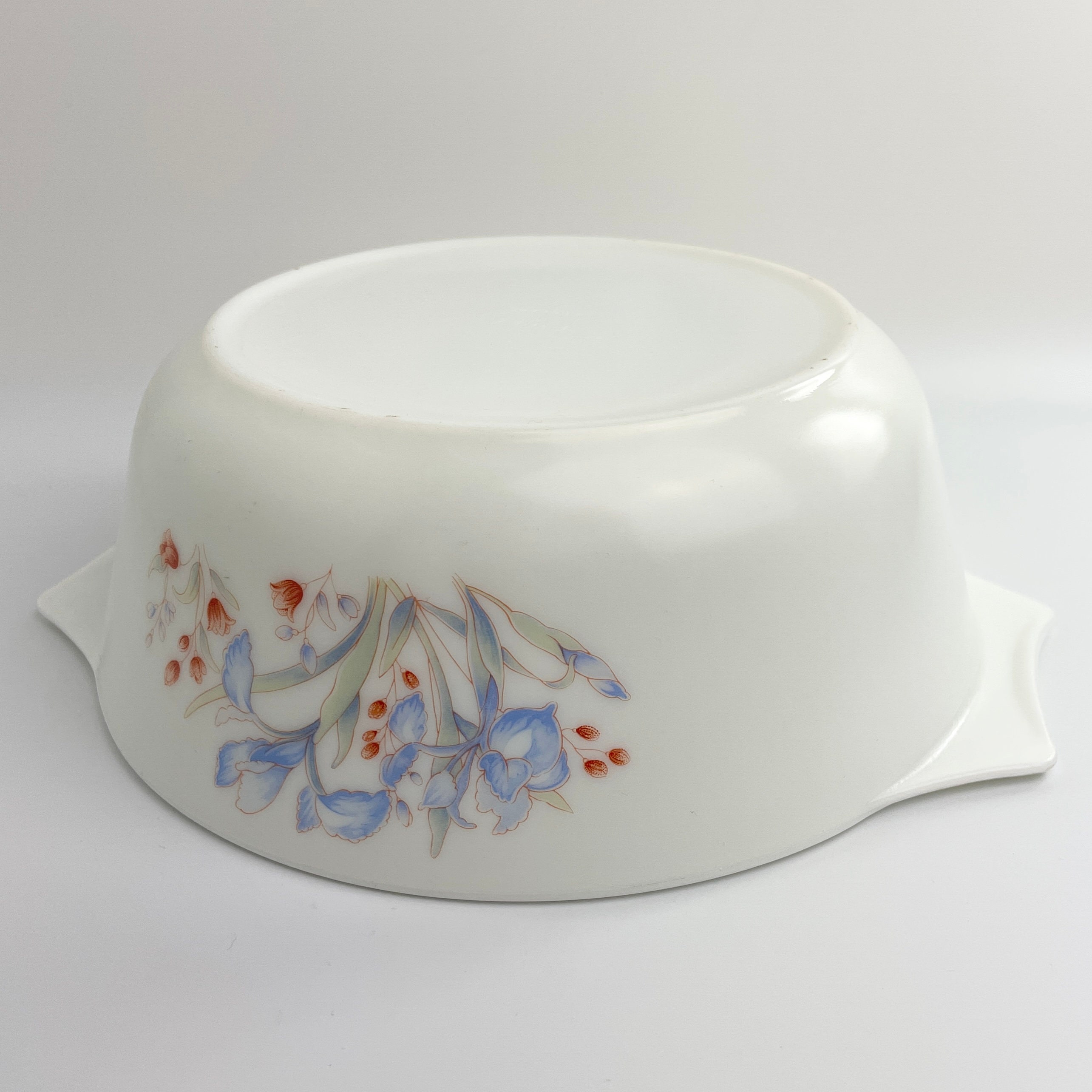 1970s Pyrex Blue Iris Round 1-quart Casserole Dish Made in England ...