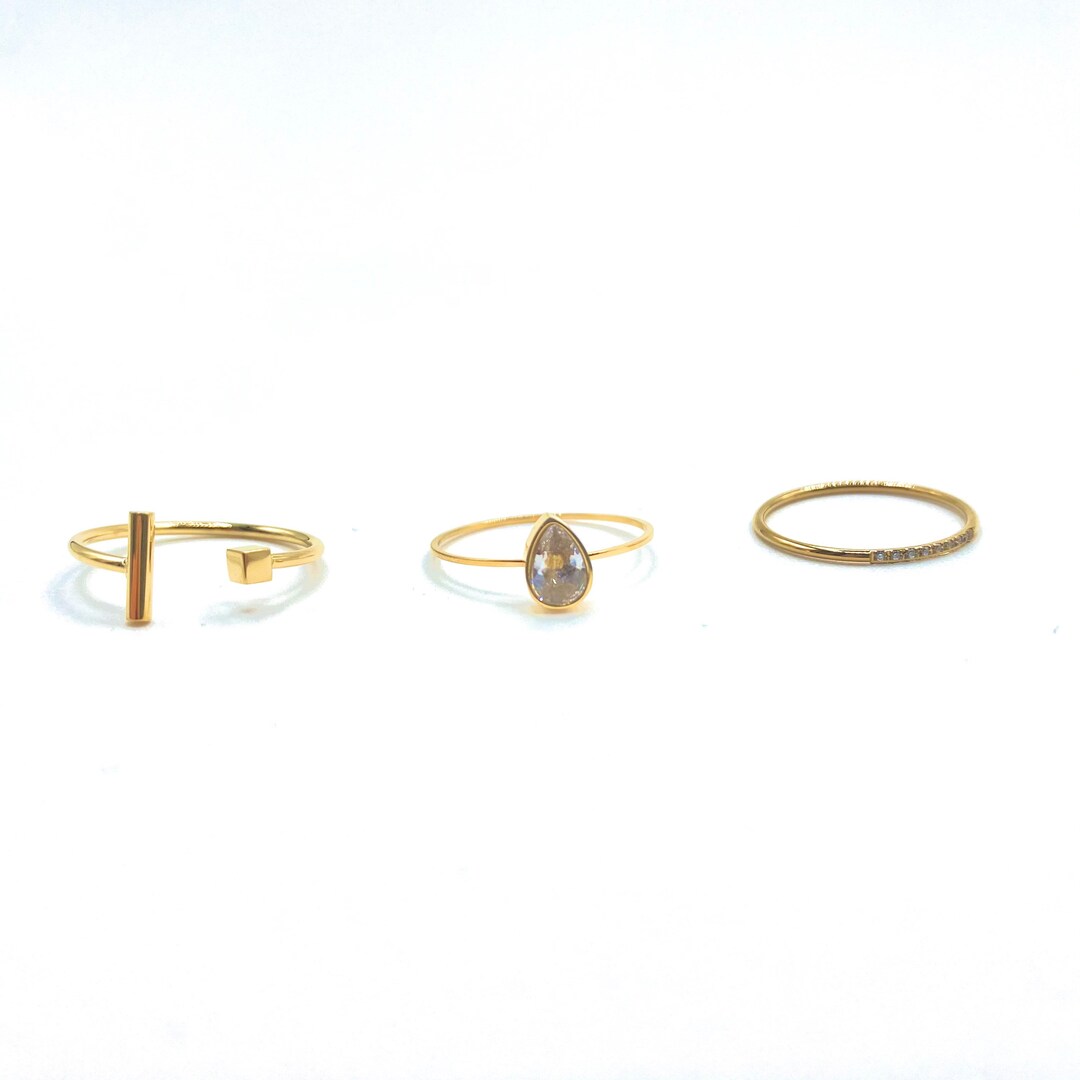 Banda fina de oro • Delicado juego de anillos de 18 k • Delicado ...