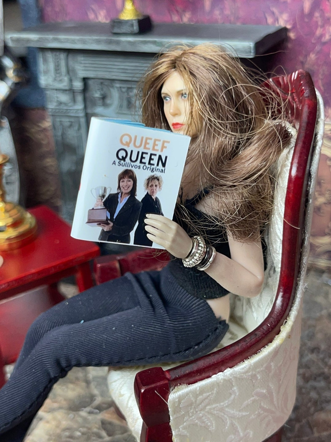 The “queef Queen” Dollhouse Miniature Book - Etsy