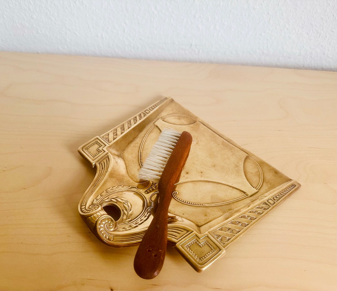 Antique Art Nouveau Brass Dustpan With Wooden Brush | Decorative ...
