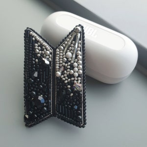 Handmade BTS Logo Seed Beaded Brooch | BTS Army Pin in Black and Purple ...