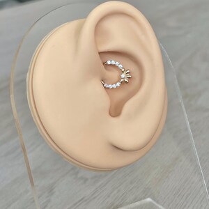 Flower Daith Jewelry 14k Solid Gold 16G Cute Daith Earring Clicker ...
