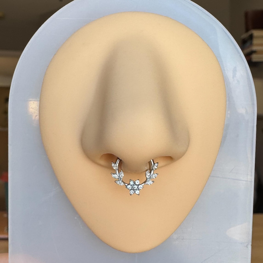 Silver Flower Septum Ring, Cute Septum Piercing, Small Septum Clicker ...