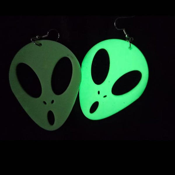 Dandadan Momo Earrings - Etsy