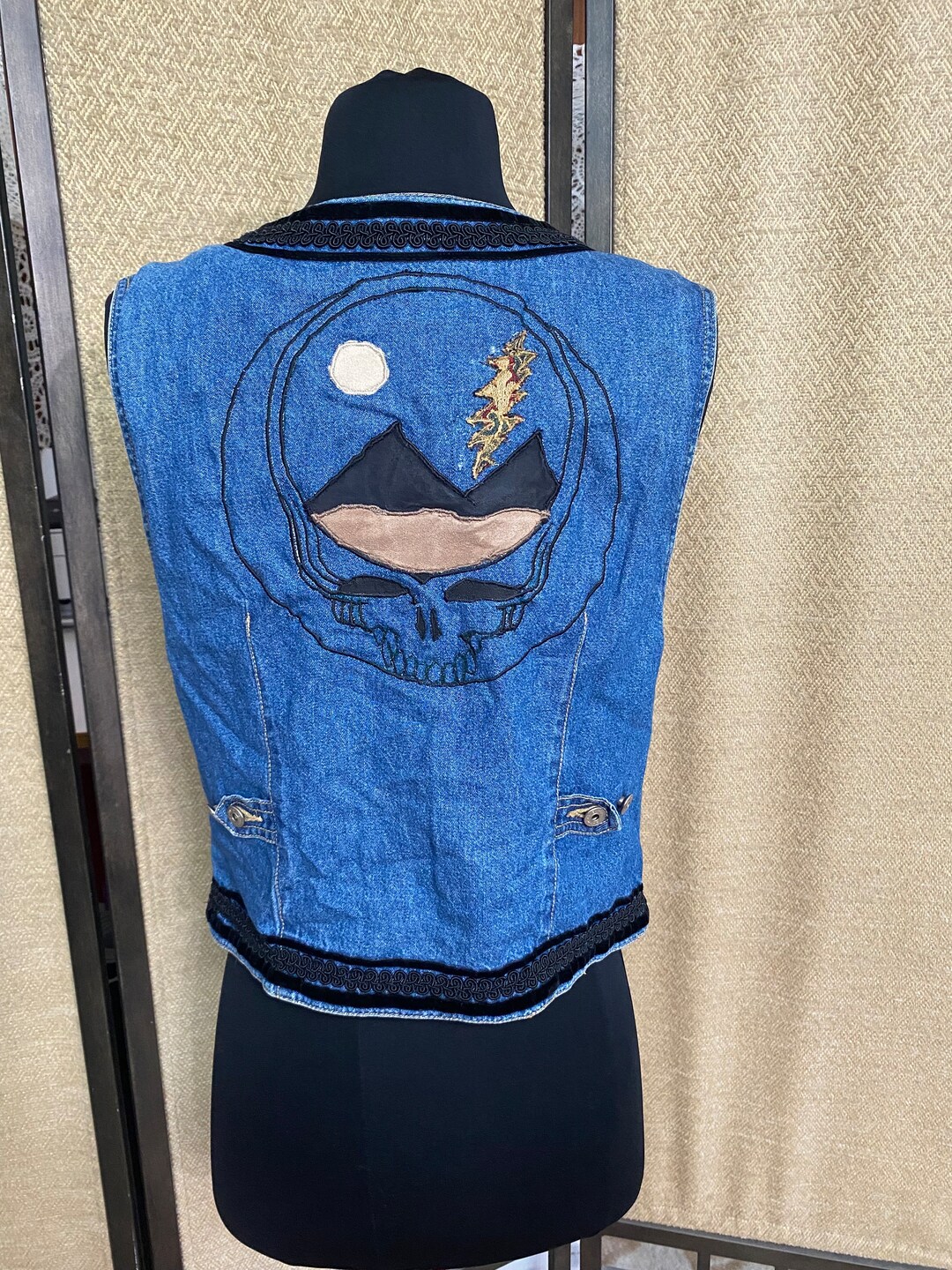 Mountains of the Moon Vest - Etsy