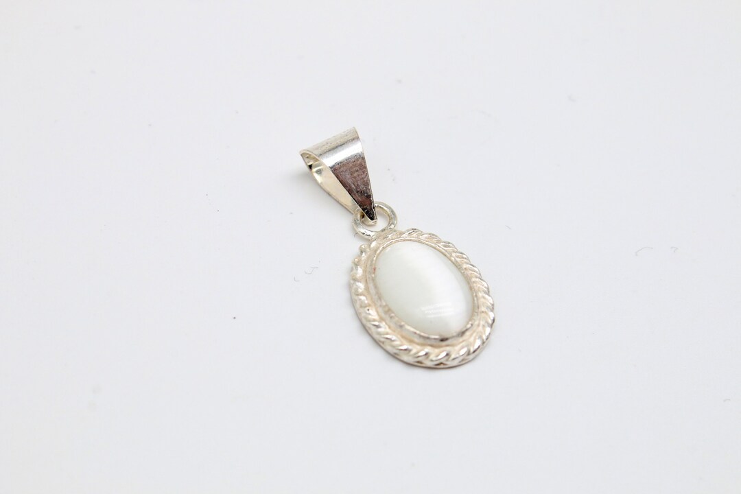 Sterling Silver Cat's Eye Pendant - Handcrafted Jewelry for Cat Lovers ...