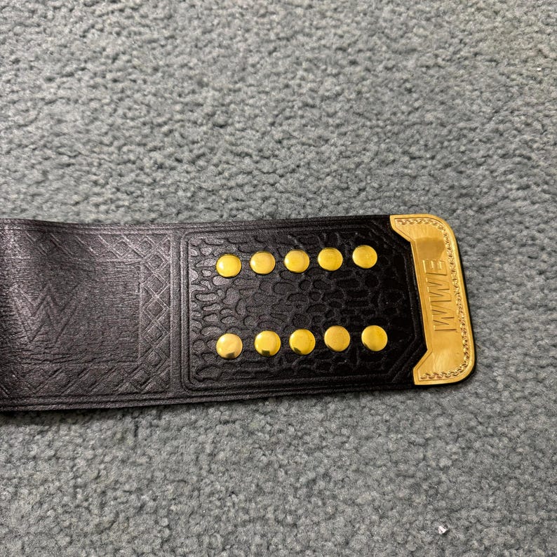 The Official W W E Handmade World Heavyweight Championship Title Belt ...