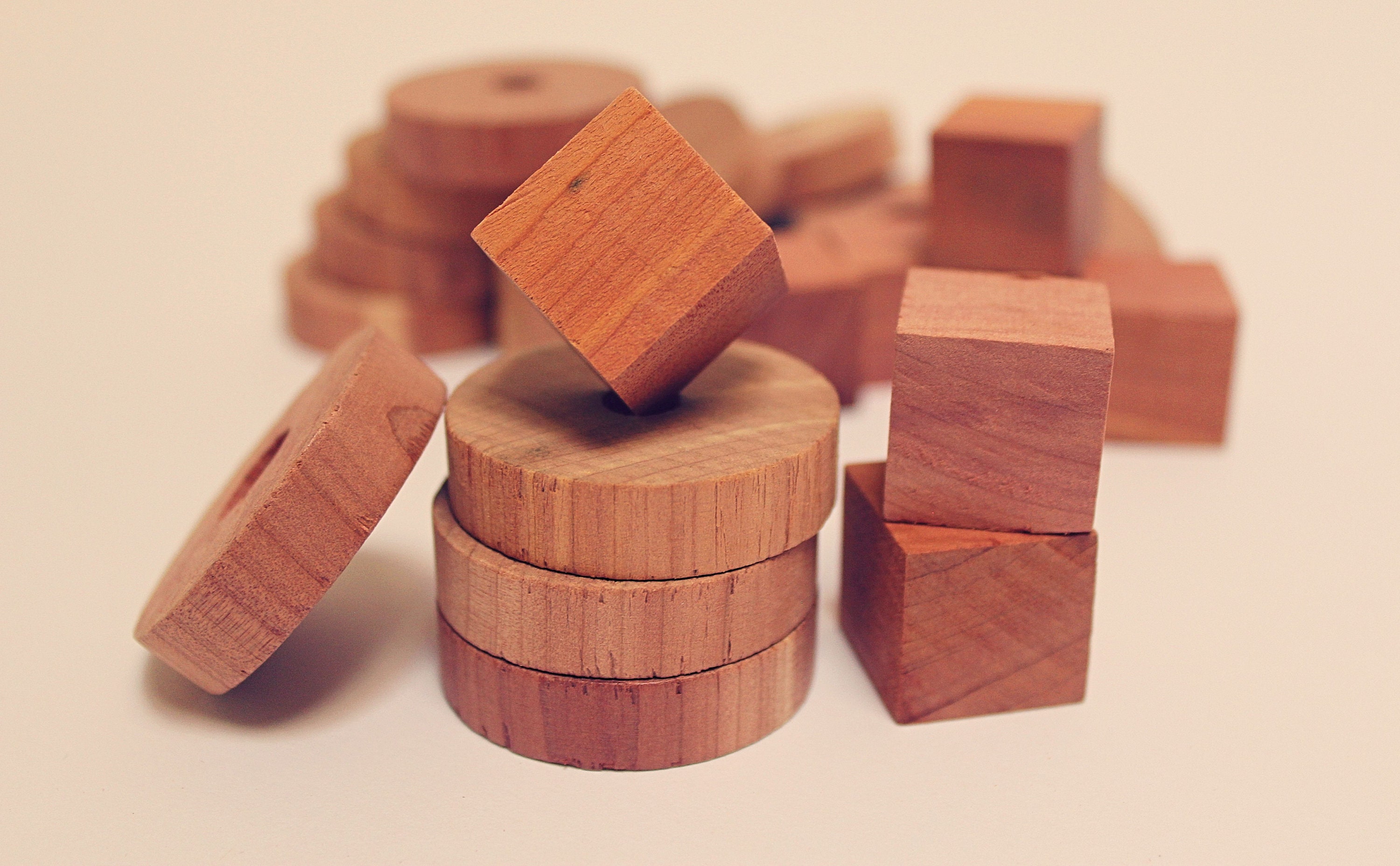 NATURAL Moth Balls - Red Cedar Wood Pieces - Non Toxic Moth and Bug ...