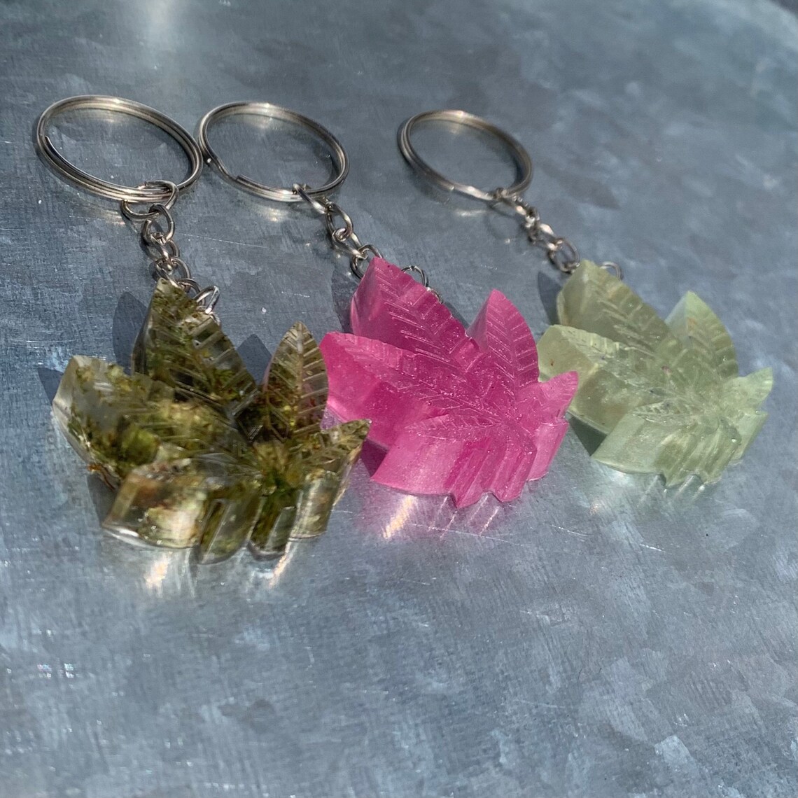 Marijuana Leaf Resin Keychain - Etsy
