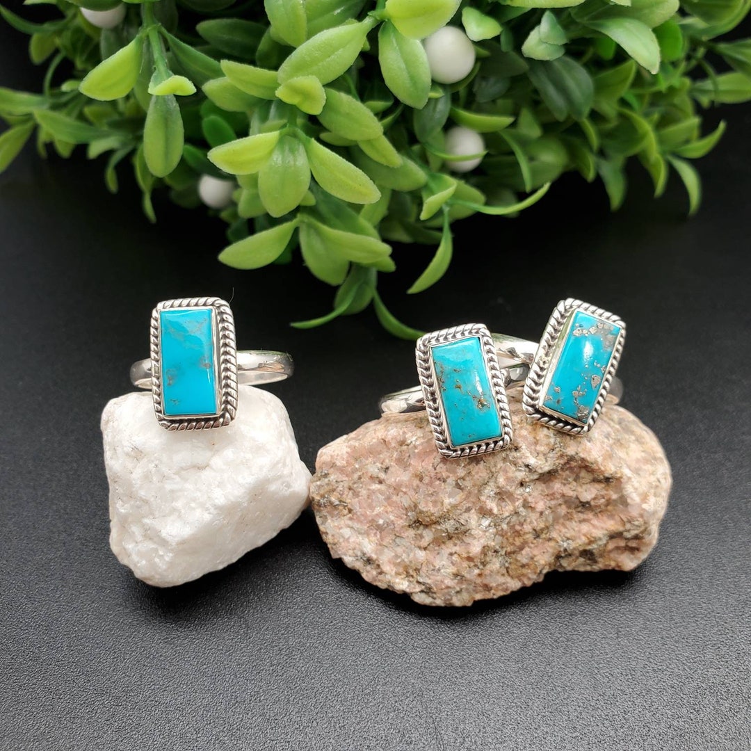 R-10377 | Rectangle Kingman Turquoise Ring | Sterling Silver Twist Wire ...