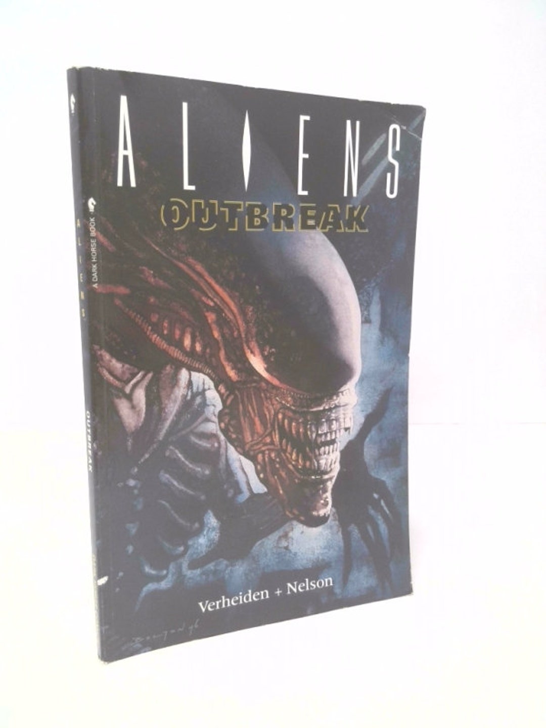 Aliens: Outbreak by Dark Horse Comics - Etsy