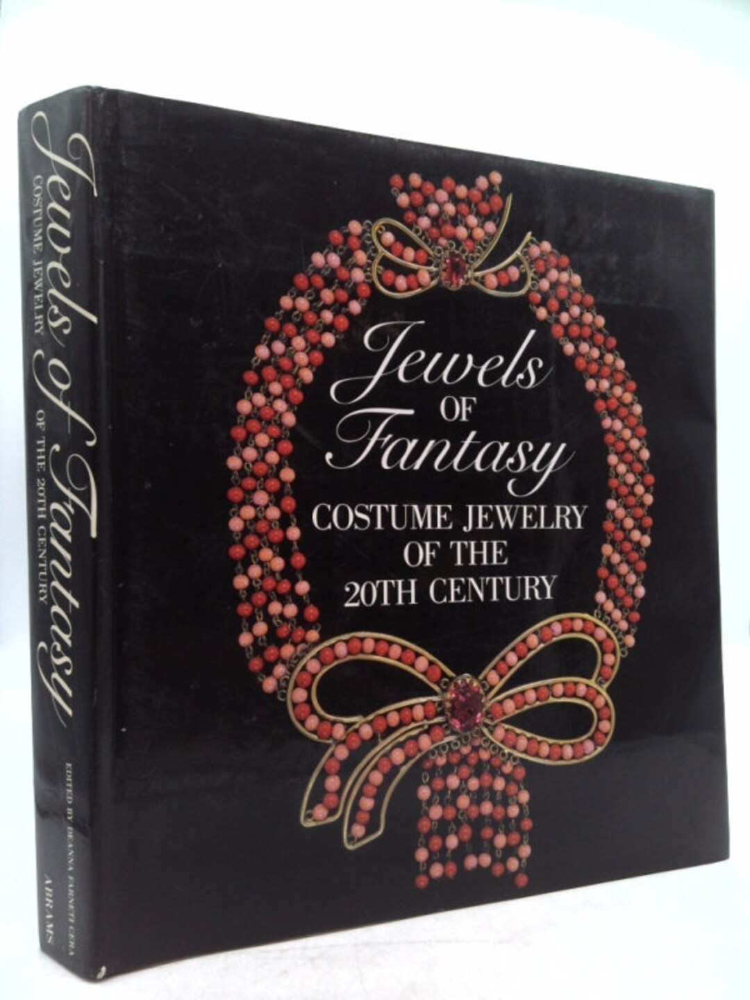 Jewels of Fantasy: Costume Jewelry of the 20th Century by Deanna ...