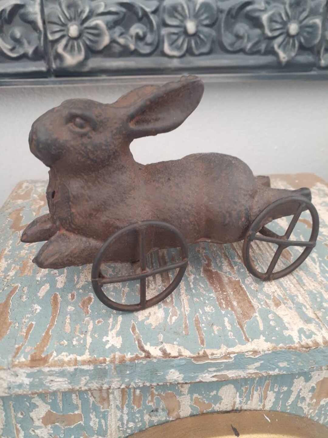 Farmhouse Primitive Cast Iron Rabbit on Wheels Figurine - Etsy