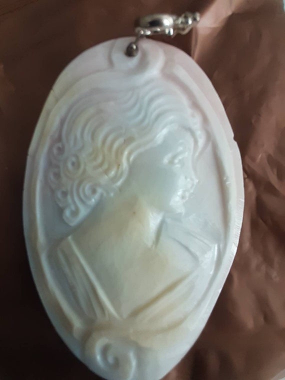 Vintage Amadeo Italian Carved Shell Silver Cameo Pend… - Gem