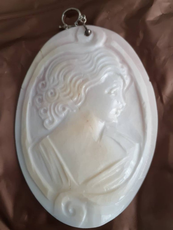 Vintage Amadeo Italian Carved Shell Silver Cameo Pend… - Gem