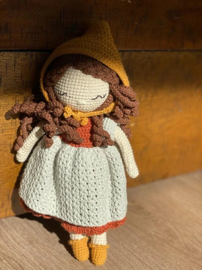 Munich VINTAGE STYLE Crochet Town Girl. Unique Ecofriendly - Etsy