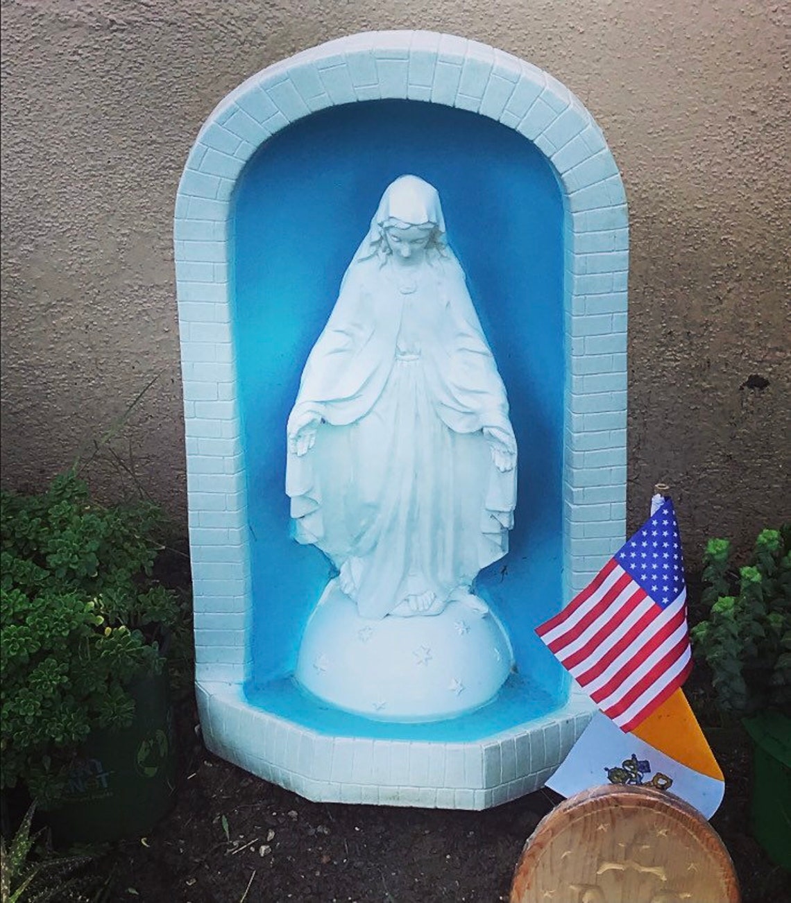 25 Grotto Granite/blue W/ WHITE IMMACULATA STATUE - Etsy