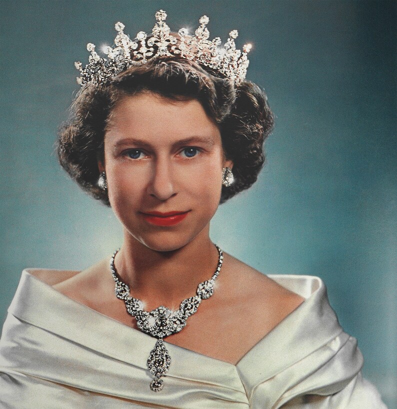 Queen Elizabeth II Portrait Poster Exclusive Framed Canvas - Etsy