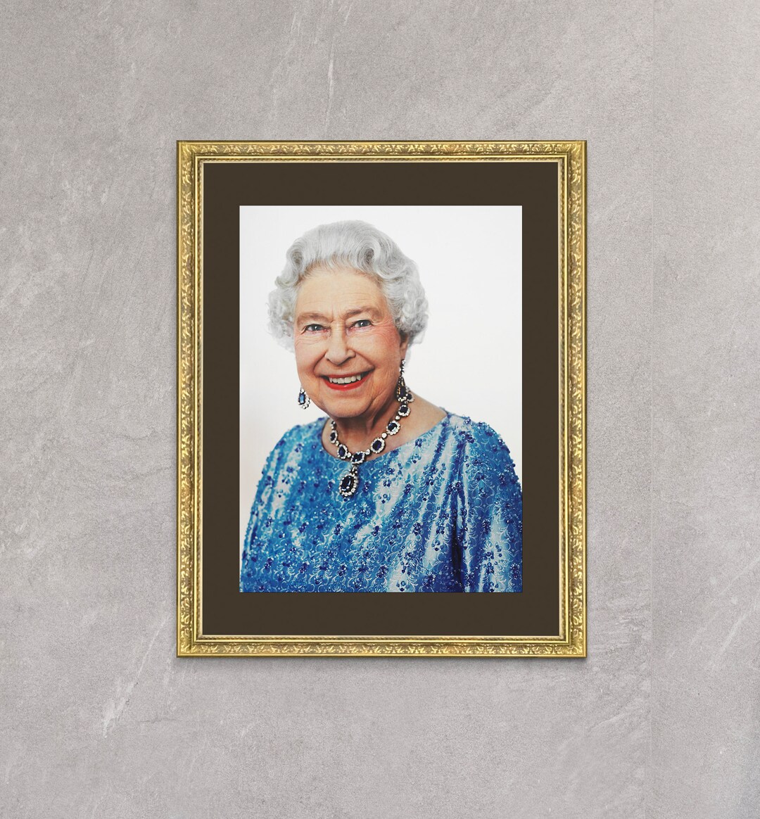 Queen Elizabeth the Queen Mother Portrait Poster Exclusive Framed ...