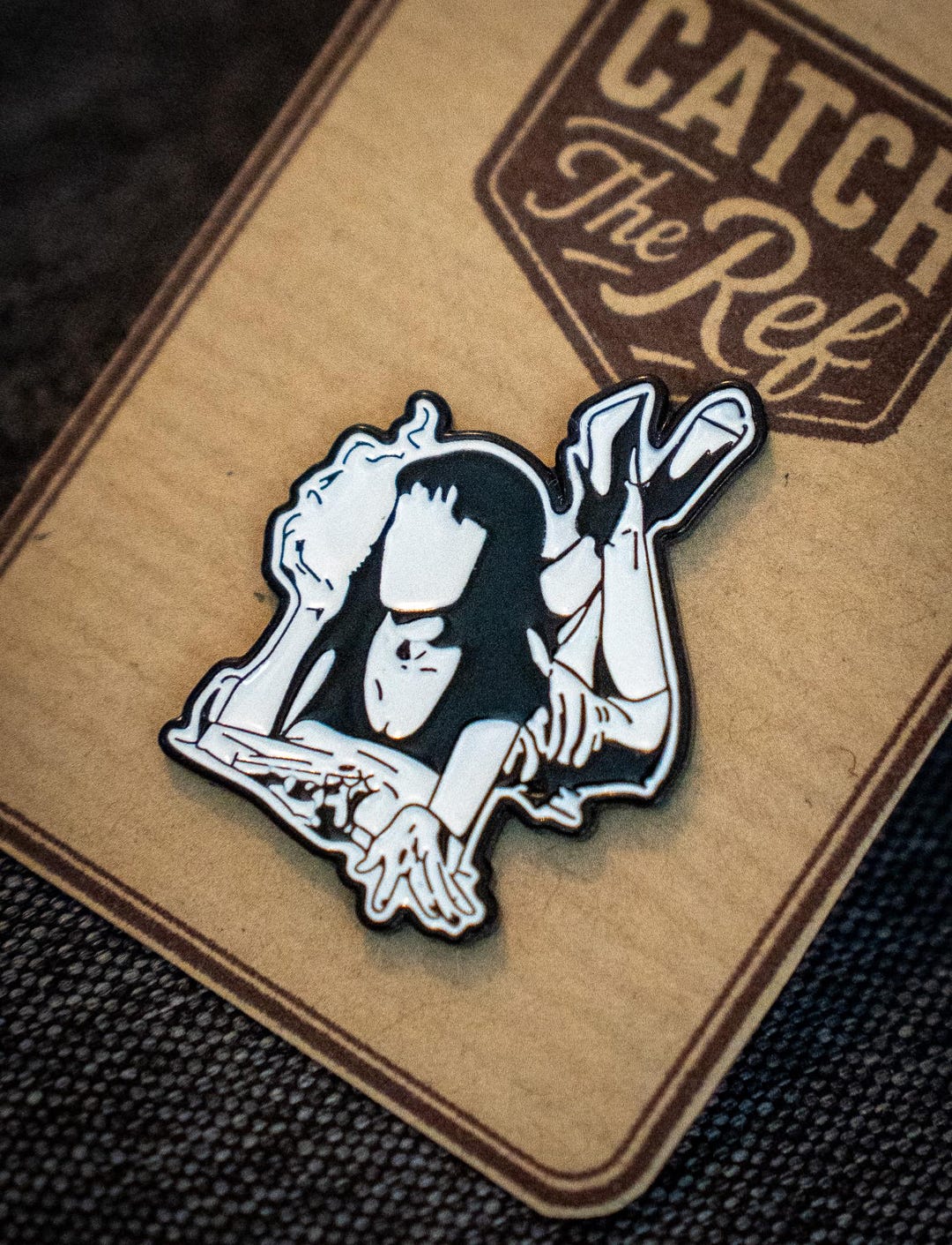 Pulp Fiction Pin – Uma Thurman Lying Down – Cult Movie Enamel Badge ...