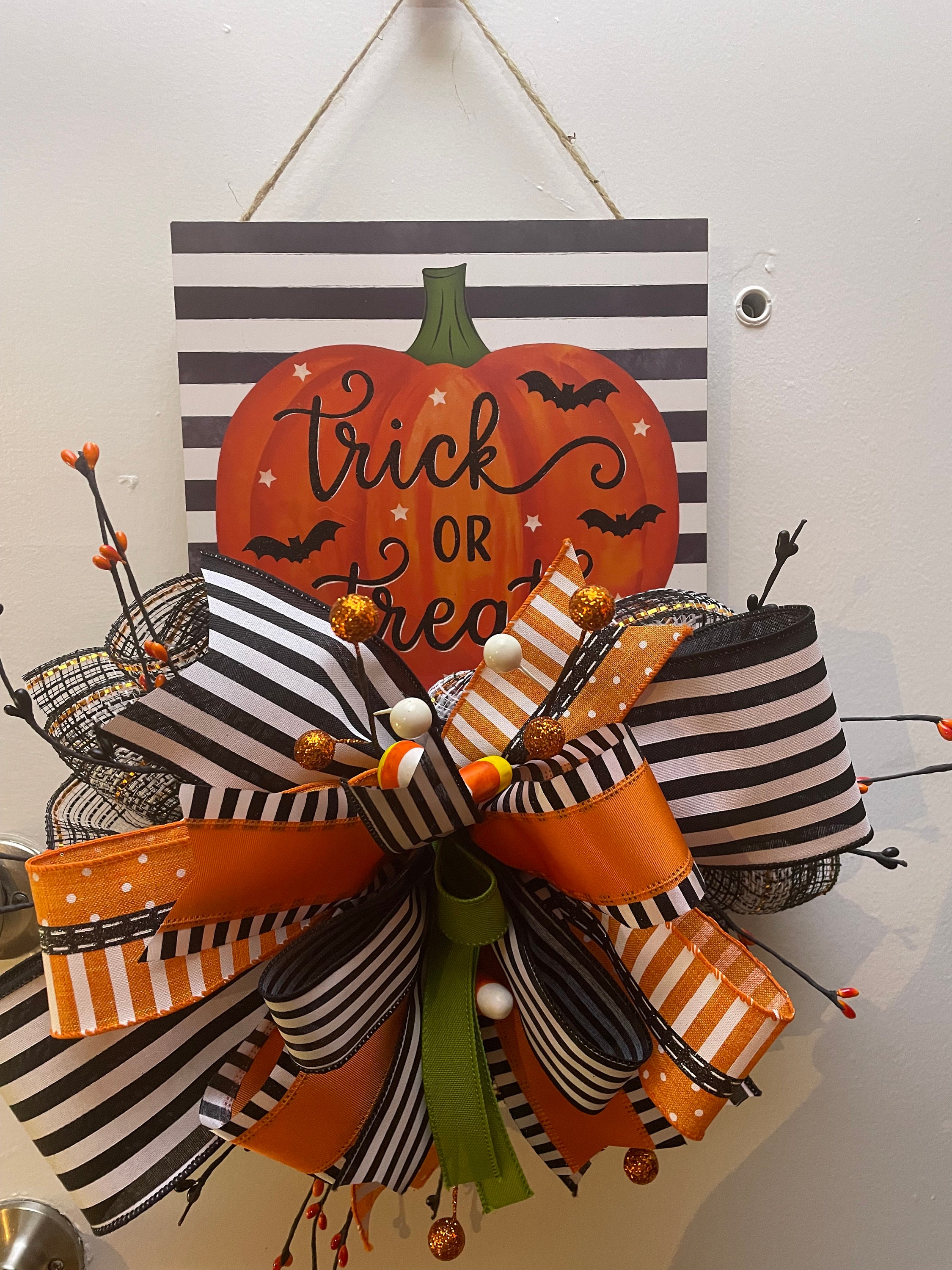 Trick or Treat Door Hanger Halloween Door Hanger Halloween - Etsy