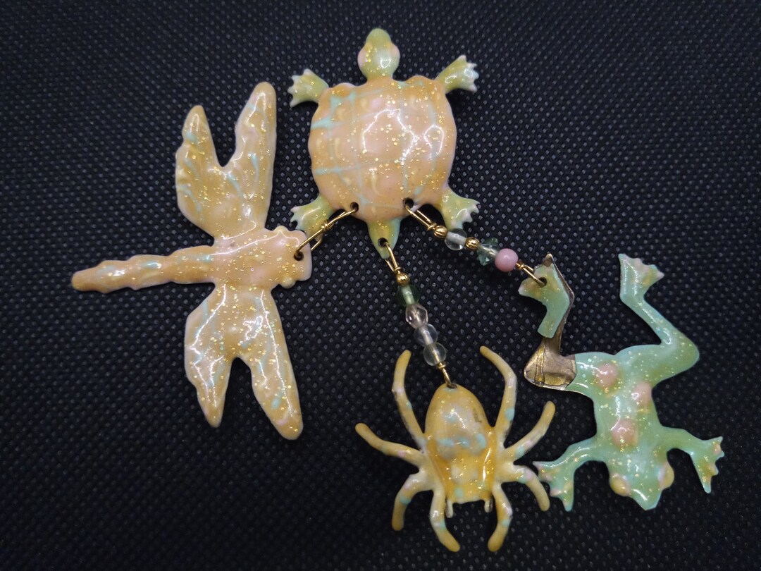 Vintage and Rare "lunch at the Ritz" Dangly Pinback Brooch - Swamp ...