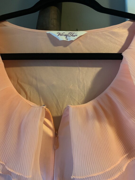 Vintage Vanity Fair Peach Ruffle Trim Negligee Nightg… - Gem