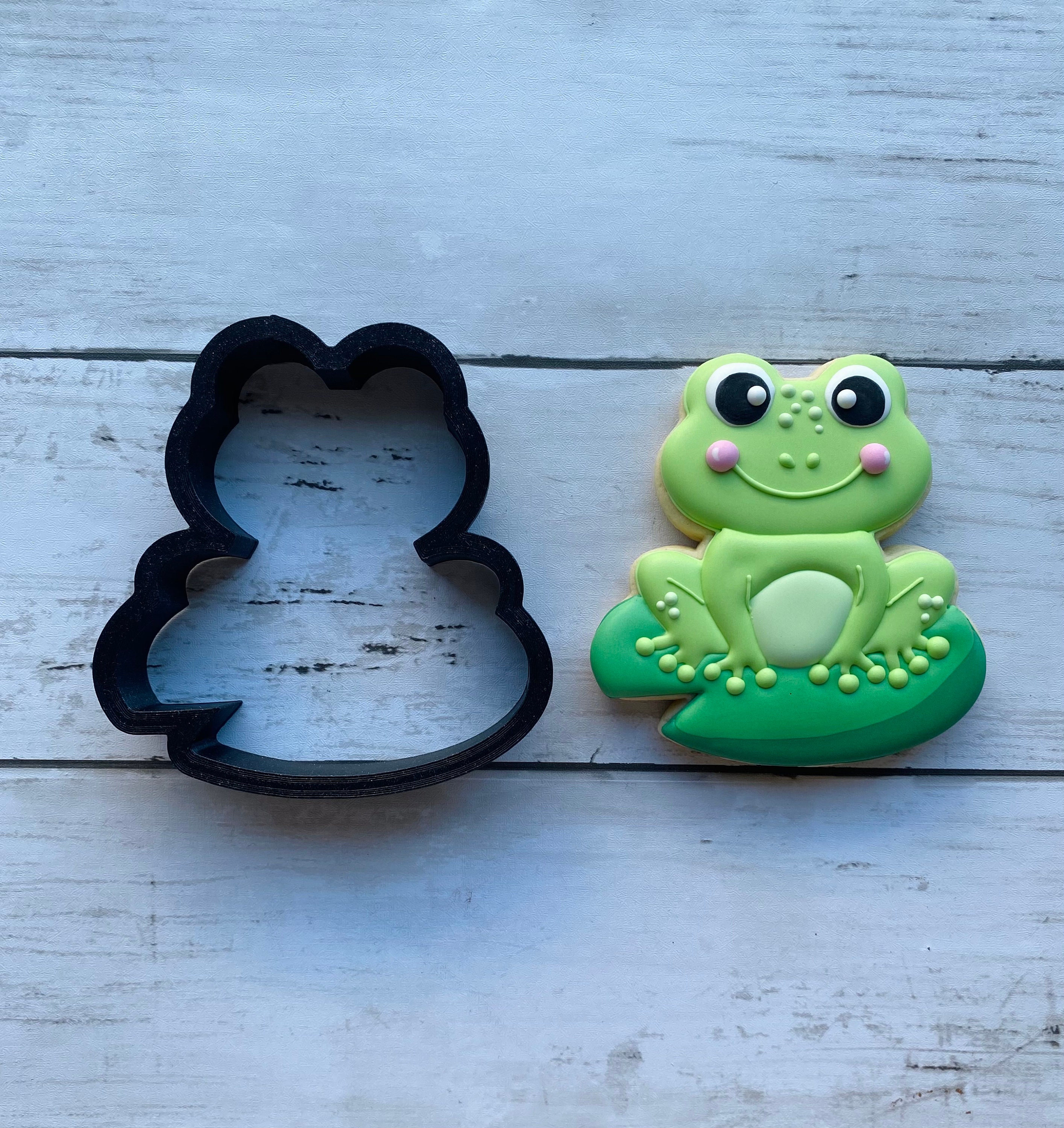 Frog on Lily Pad Cookie Cutter - Etsy