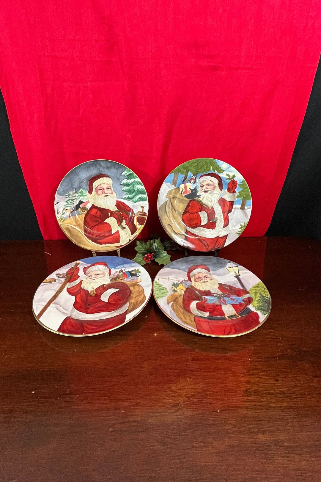 Set of 4 Santa Claus Christmas Dessert Plates by American Atelier ...