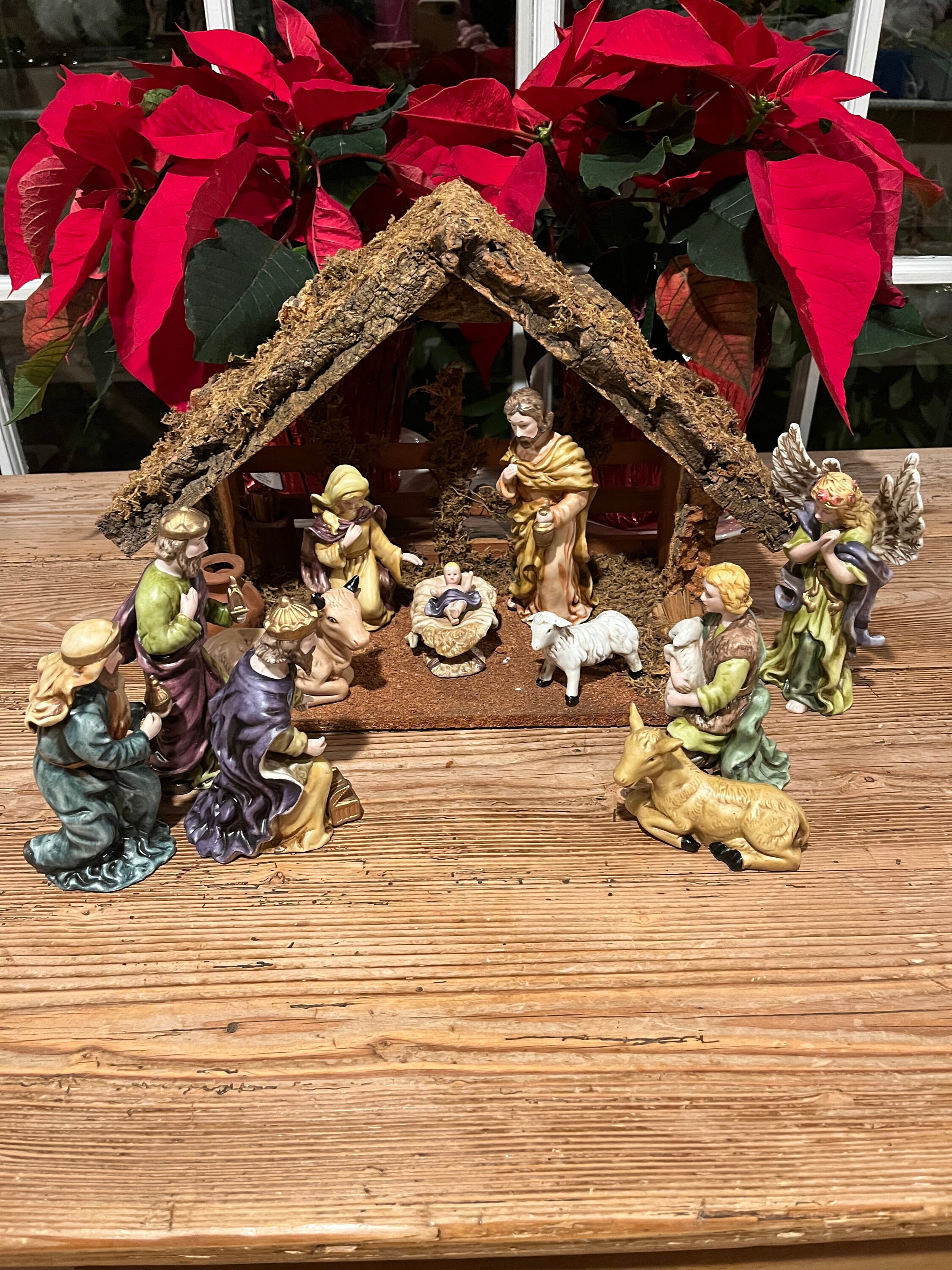 Vintage 12 Piece Nativity Set by Holly Tree 11 Figurines and a Wood ...