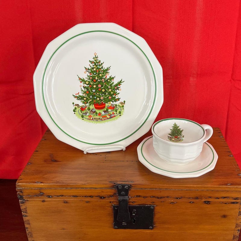 Vintage Saucer Plates Green - Etsy