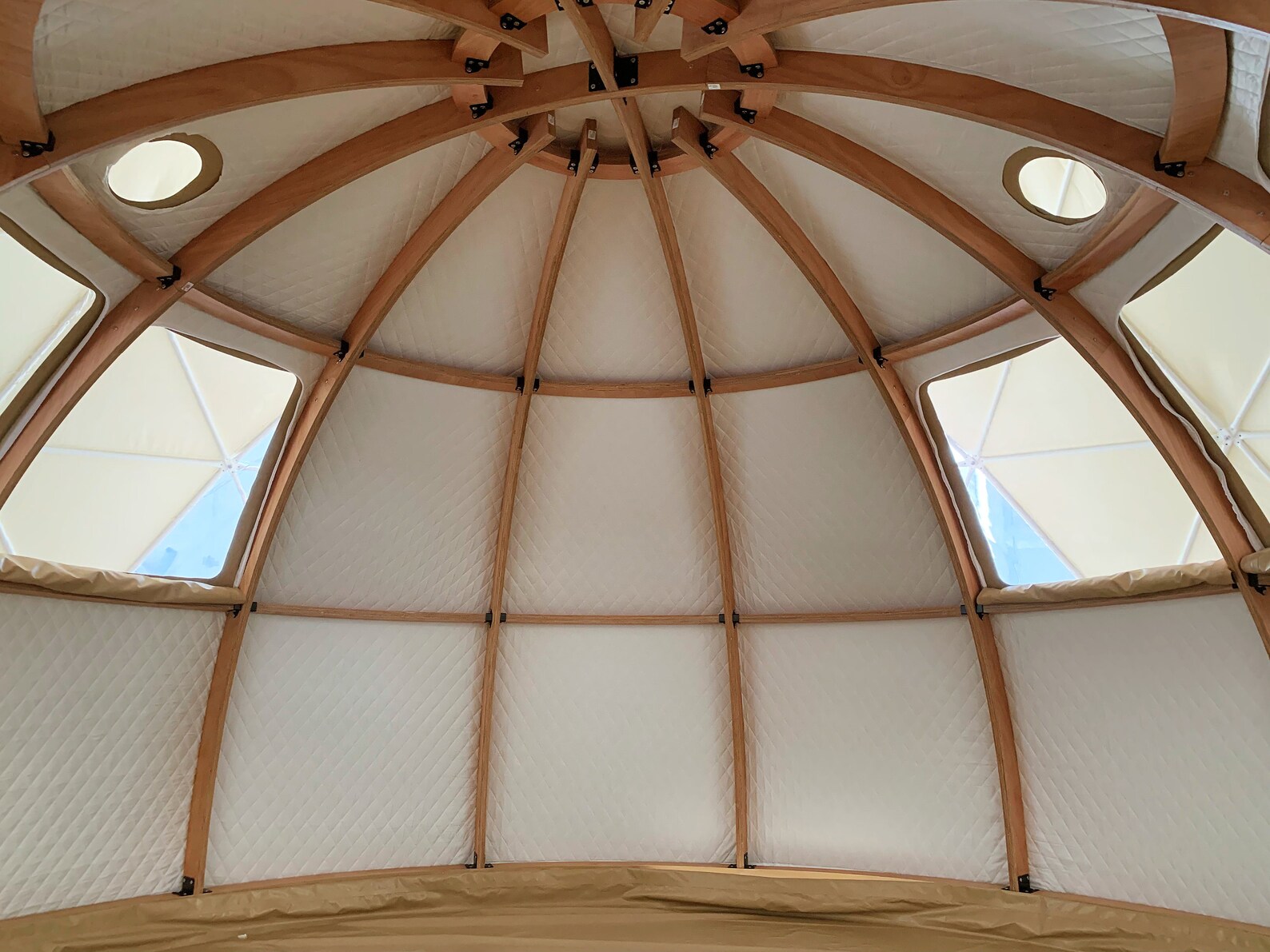 Artemis Pod/dome for Guest House / ADU / Glamping / Studio / Field ...