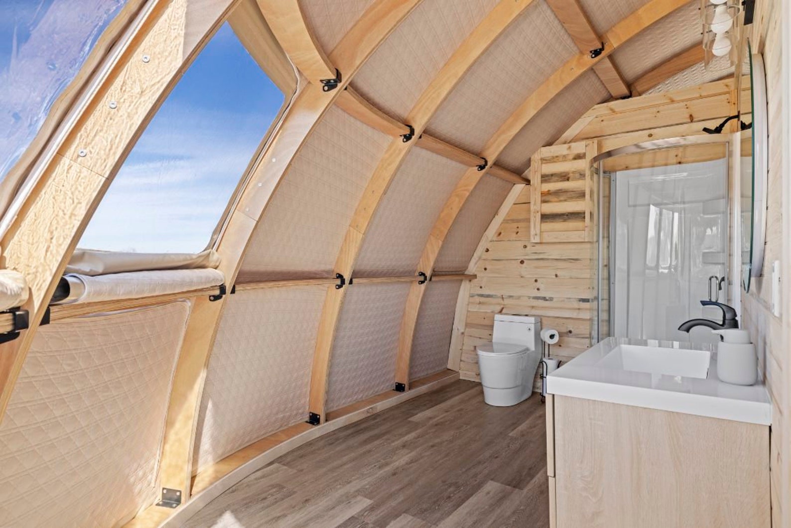 Artemis Pod/dome for Guest House / ADU / Glamping / Studio / Field ...