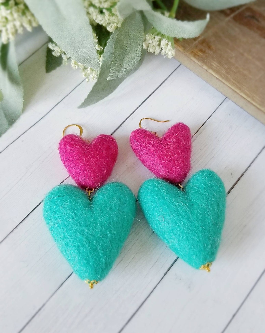 Gestapelte Filz Herz Ohrringe, Doppel Herz Anhänger, Herz Statement ...