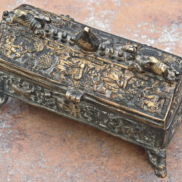 Traditional Jewelry Box - Etsy