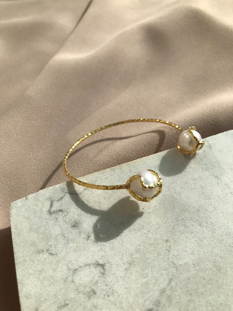 Cage Fireball Pearl Gold Bracelet - Etsy
