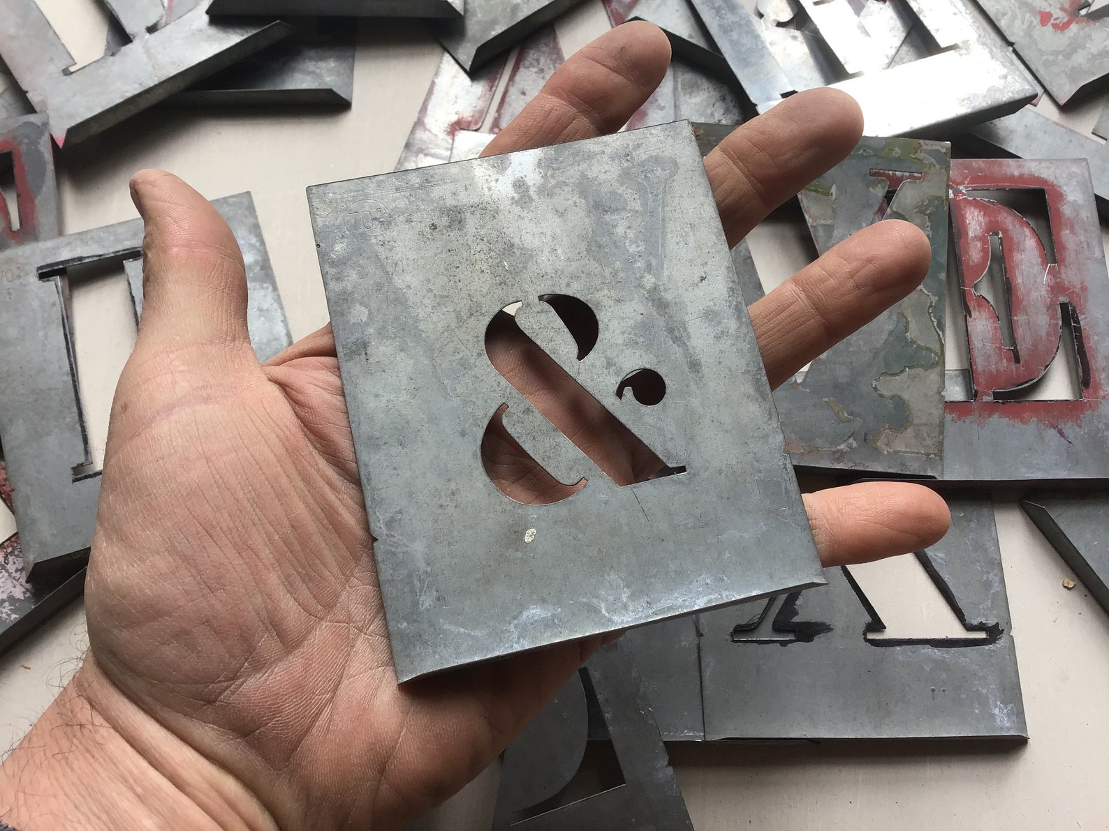 Vintage Français Zinc Metal Alphabet Pochoirs 26 lettres plus | Etsy