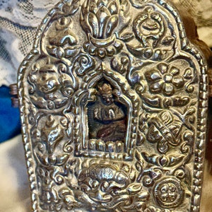 TIBETAN GAU BOX Tibetan Auspicious Symbols Gau Box Travel Shrine ...