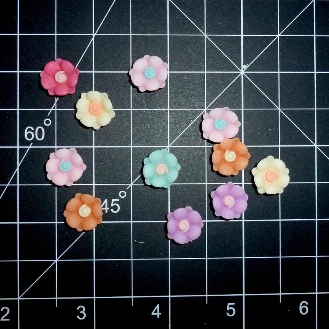 10 Thumbtacks Daisy Flowers Push Pins Assorted Colors Decorator Message ...