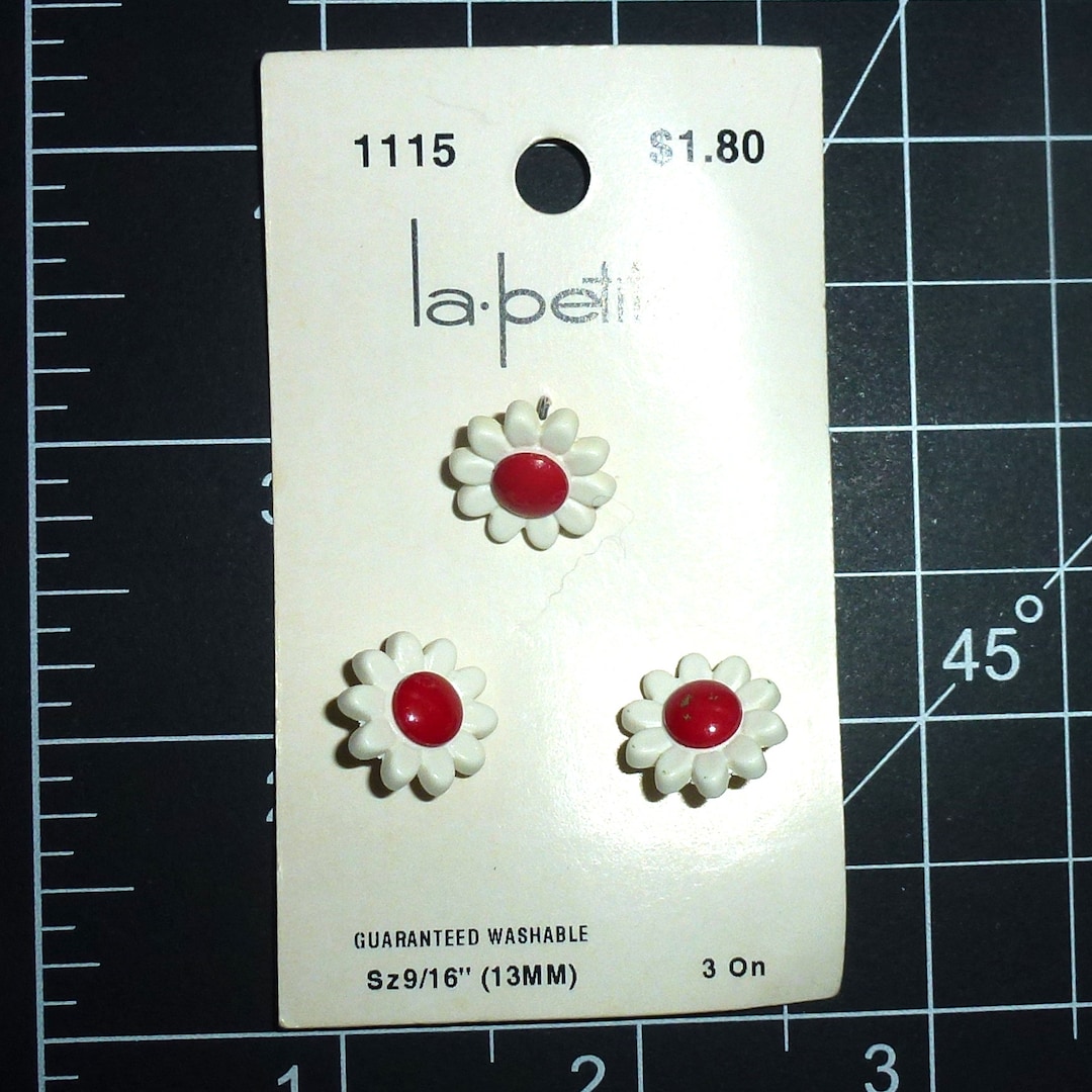 La Petite Red White Daisy Buttons 3 Shank 9/16" (r19d) - Etsy
