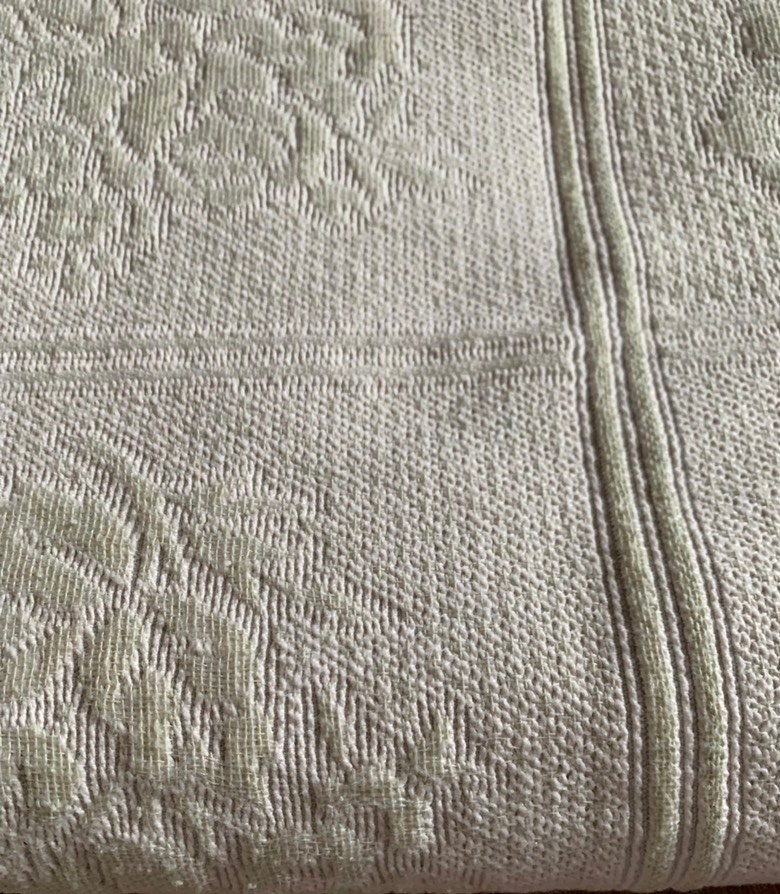 Vintage Light Green Rose Matelasse/ Twin Coverlet/quilt/88x96/vintage ...
