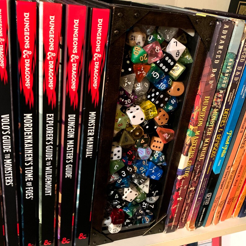 RPG Dice Book Nook / Shelf Display | Etsy