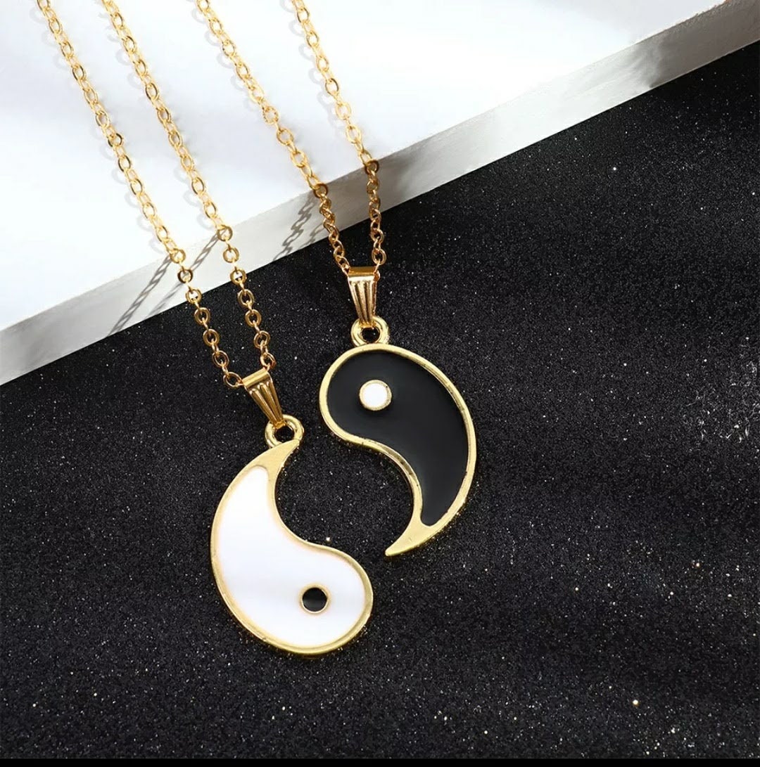 Ying Yang 2 Piece Necklaces Eight Diagrams Black and White Yin | Etsy UK